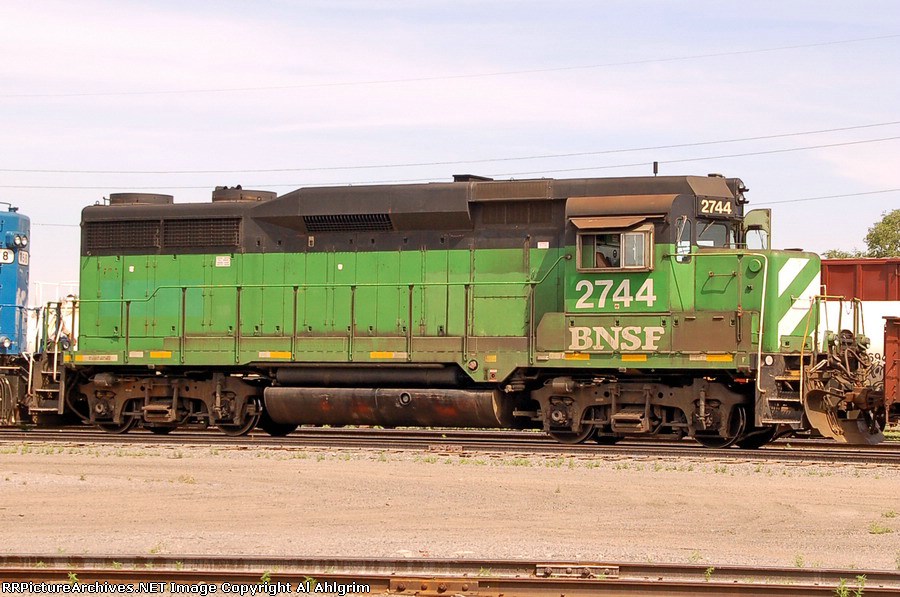 BNSF 2744